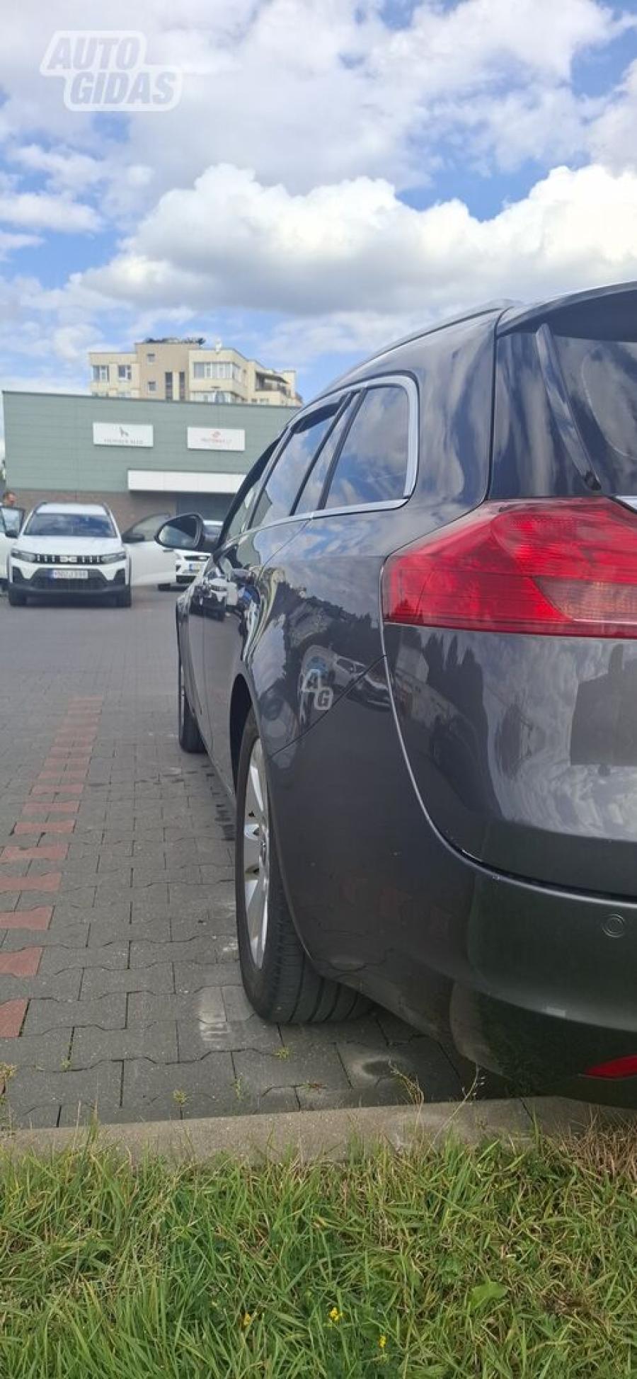 Grey Opel Insignia 2011 in Vilnius, with an engine capacity of 2.00 L and mileage of 253 thousand km for 3500 €, photo 5 on AUTOMOTO.COM.LV