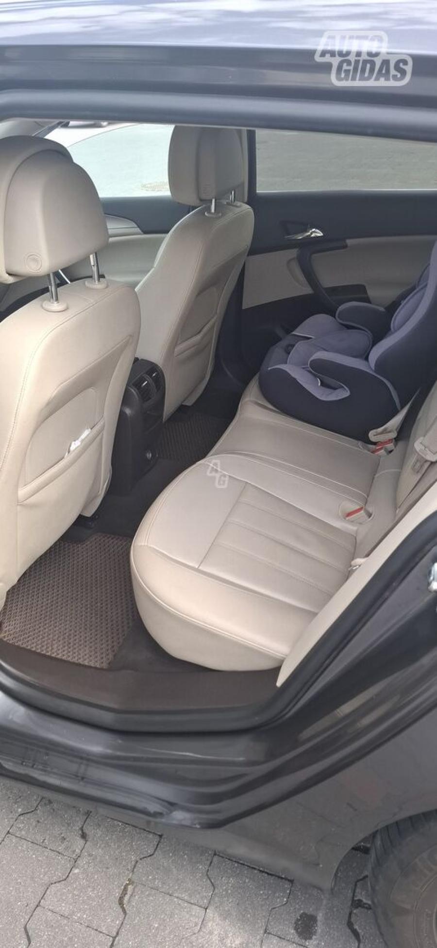 Grey Opel Insignia 2011 in Vilnius, with an engine capacity of 2.00 L and mileage of 253 thousand km for 3500 €, photo 10 on AUTOMOTO.COM.LV