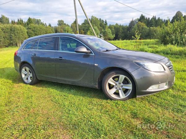 Grey Opel Insignia 2011 in Tartu, with an engine capacity of 2.00 L and mileage of 336 thousand km for 2200 €, photo 3 on AUTOMOTO.COM.LV