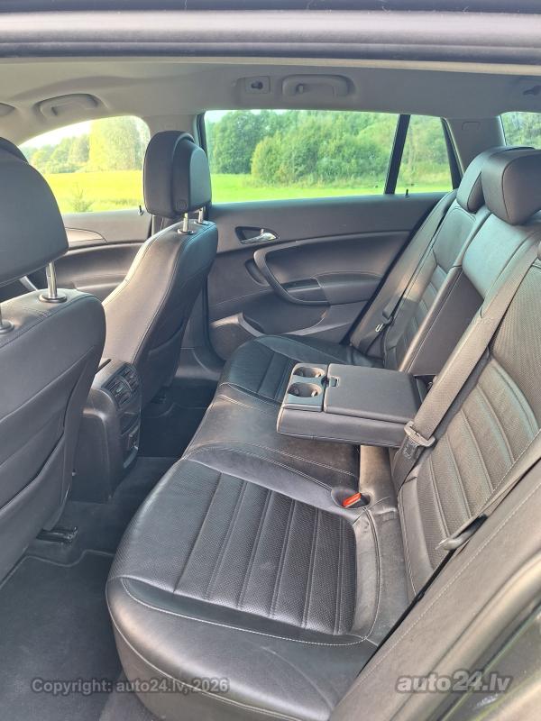Grey Opel Insignia 2011 in Tartu, with an engine capacity of 2.00 L and mileage of 336 thousand km for 2200 €, photo 7 on AUTOMOTO.COM.LV