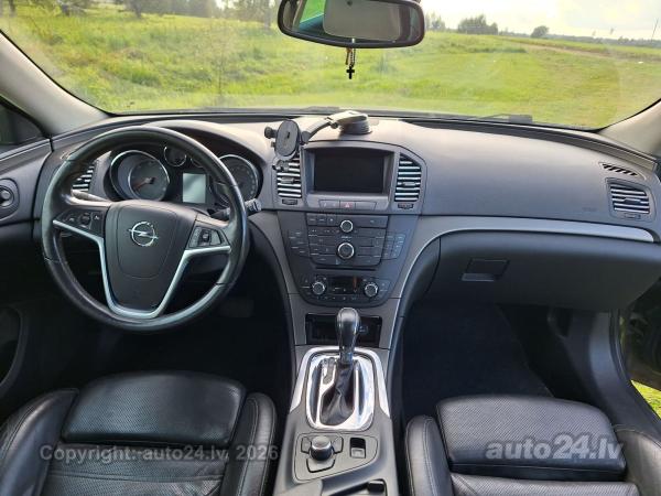 Grey Opel Insignia 2011 in Tartu, with an engine capacity of 2.00 L and mileage of 336 thousand km for 2200 €, photo 9 on AUTOMOTO.COM.LV