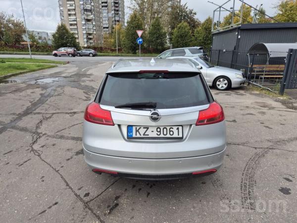 Grey Opel Insignia 2011 in Riga, with an engine capacity of 2.00 L and mileage of 396 thousand km for 2490 €, photo 8 on AUTOMOTO.COM.LV