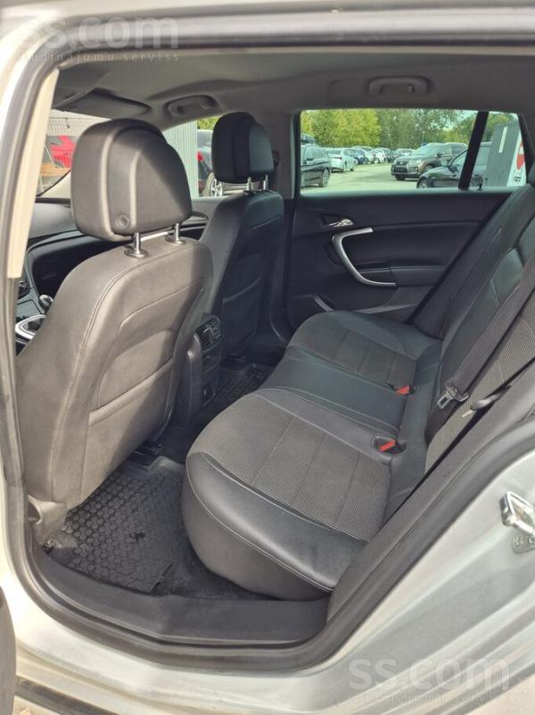 Grey Opel Insignia 2011 in Riga, with an engine capacity of 2.00 L and mileage of 396 thousand km for 2490 €, photo 11 on AUTOMOTO.COM.LV