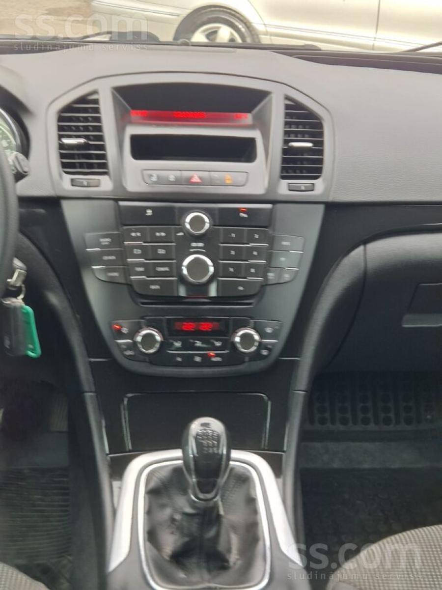 Pelēks Opel Insignia 2011 Rīga, ar dzinēja tilpumu 2.00 L un nobraukumu 396 tūkst. km par 2490 €, foto 12 vietnē AUTOMOTO.COM.LV
