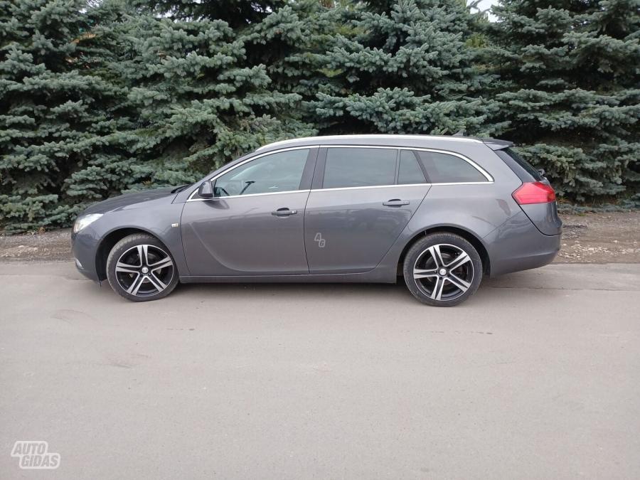 Grey Opel Insignia 2012 in Utena, with an engine capacity of 2.00 L and mileage of 240 thousand km for 3500 €, photo 1 on AUTOMOTO.COM.LV