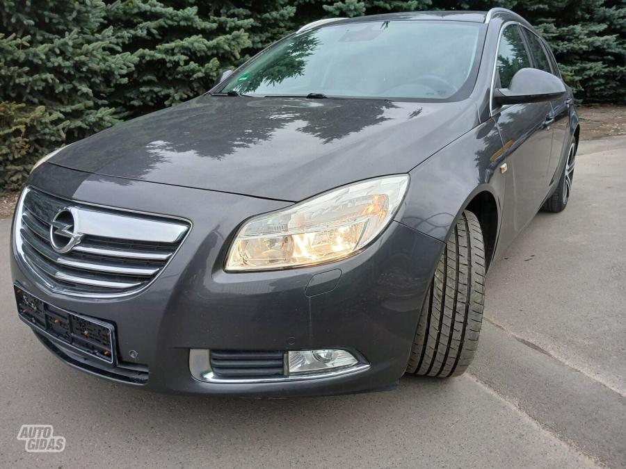 Grey Opel Insignia 2012 in Utena, with an engine capacity of 2.00 L and mileage of 240 thousand km for 3500 €, photo 8 on AUTOMOTO.COM.LV