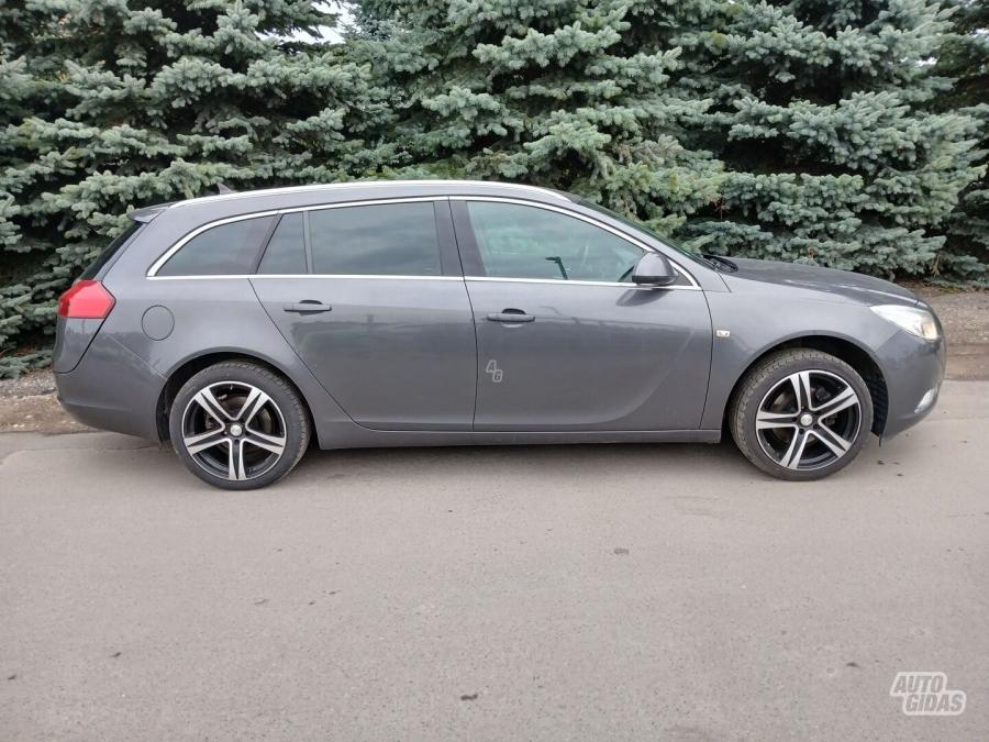 Grey Opel Insignia 2012 in Utena, with an engine capacity of 2.00 L and mileage of 240 thousand km for 3500 €, photo 13 on AUTOMOTO.COM.LV