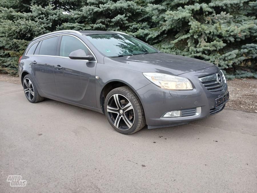 Grey Opel Insignia 2012 in Utena, with an engine capacity of 2.00 L and mileage of 240 thousand km for 3500 €, photo 15 on AUTOMOTO.COM.LV