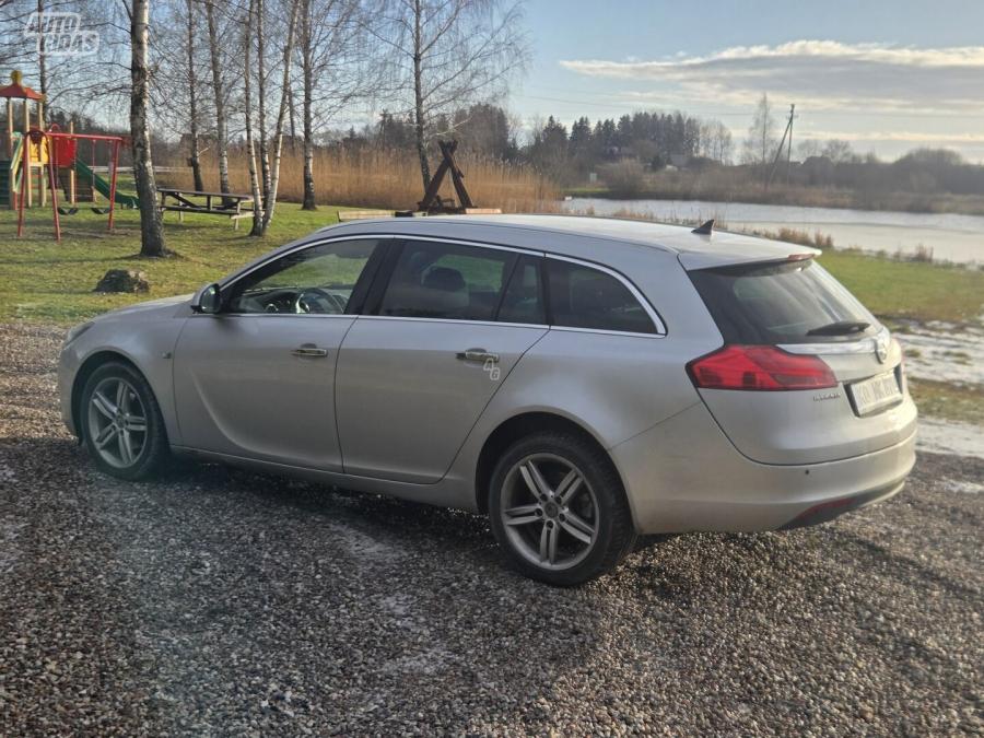 Grey Opel Insignia 2012 in Raseiniai, with an engine capacity of 2.00 L and mileage of 250 thousand km for 3300 €, photo 6 on AUTOMOTO.COM.LV