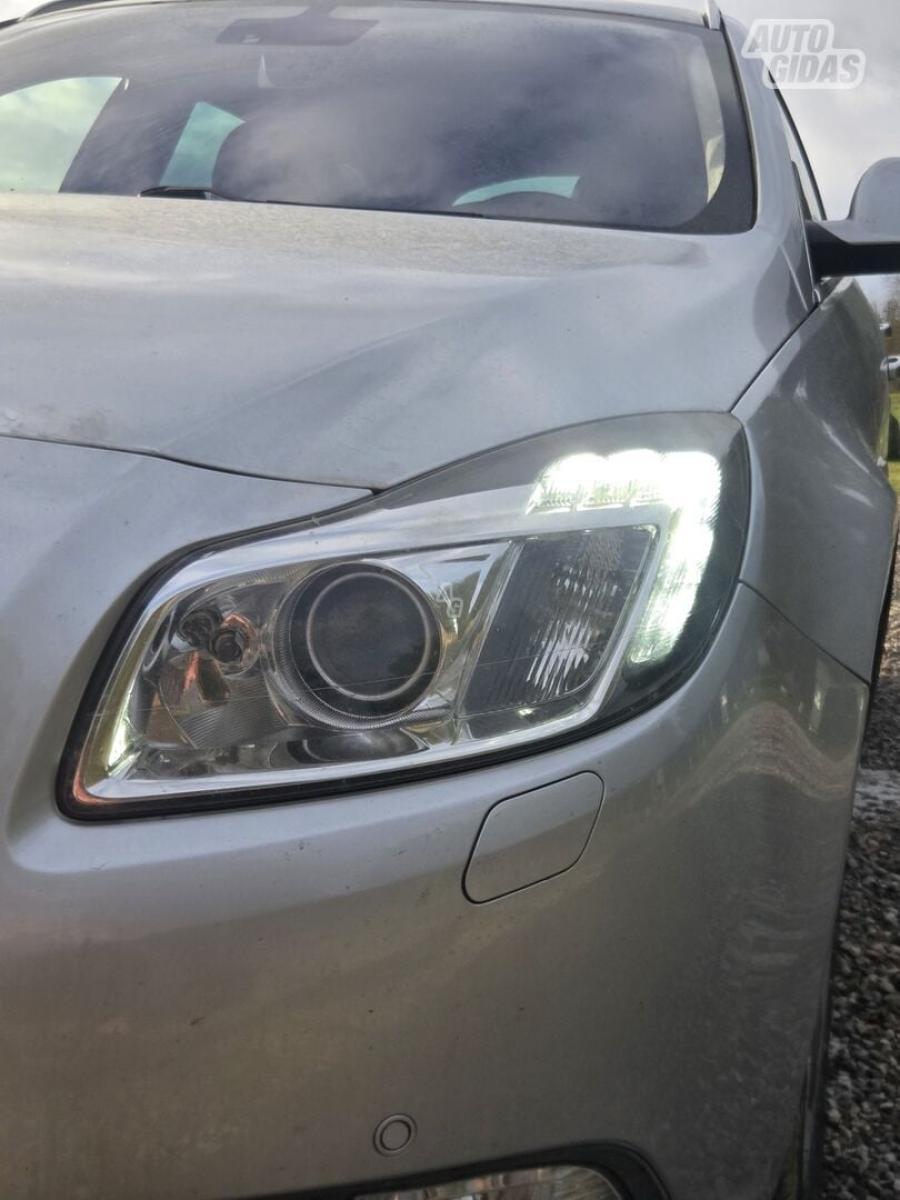 Grey Opel Insignia 2012 in Raseiniai, with an engine capacity of 2.00 L and mileage of 250 thousand km for 3300 €, photo 9 on AUTOMOTO.COM.LV