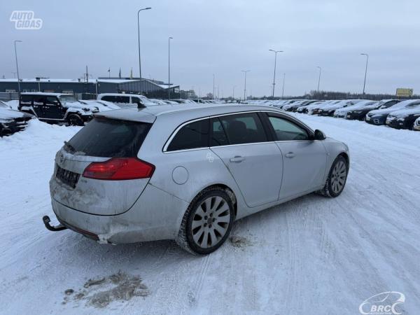 Grey Opel Insignia 2012 in Avizieniai, with an engine capacity of 2.00 L and mileage of 331 thousand km for 3900 €, photo 4 on AUTOMOTO.COM.LV