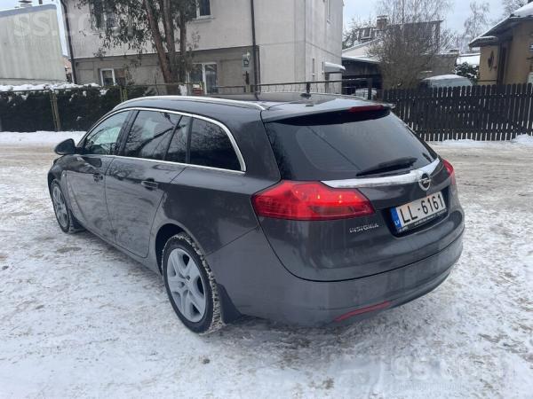 Pelēks Opel Insignia 2012 Rīga, ar dzinēja tilpumu 2.00 L un nobraukumu 229 tūkst. km par 3500 €, foto 3 vietnē AUTOMOTO.COM.LV