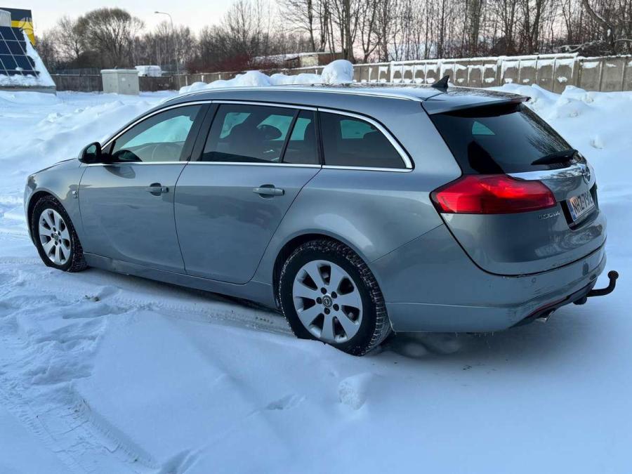 Grey Opel Insignia 2012 in Klaipeda, with an engine capacity of 1.96 L and mileage of 292 thousand km for 3800 €, photo 2 on AUTOMOTO.COM.LV