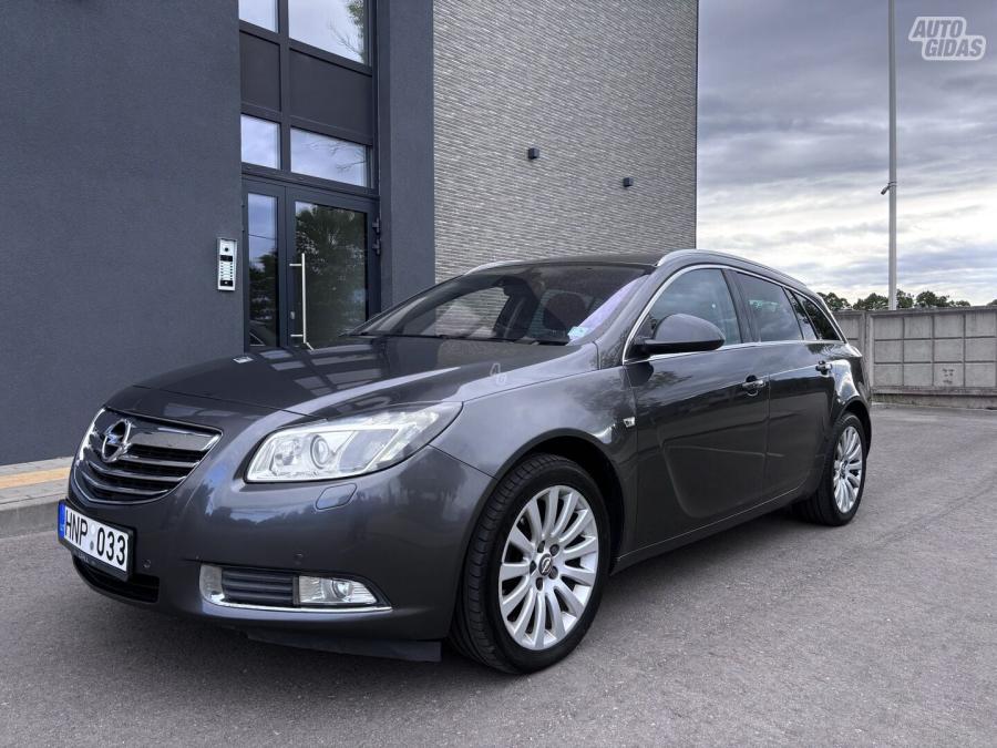 Grey Opel Insignia 2012 in Kaunas, with an engine capacity of 2.00 L and mileage of 340 thousand km for 2490 €, photo 1 on AUTOMOTO.COM.LV