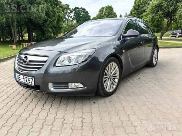 Pelēks Opel Insignia 2012 Preiļi, ar dzinēja tilpumu 2.00 L un nobraukumu 326 tūkst. km par 2450 €, foto 1 vietnē AUTOMOTO.COM.LV