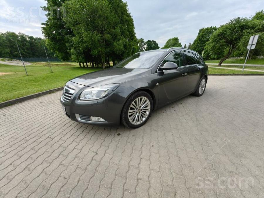 Pelēks Opel Insignia 2012 Preiļi, ar dzinēja tilpumu 2.00 L un nobraukumu 326 tūkst. km par 2450 €, foto 3 vietnē AUTOMOTO.COM.LV