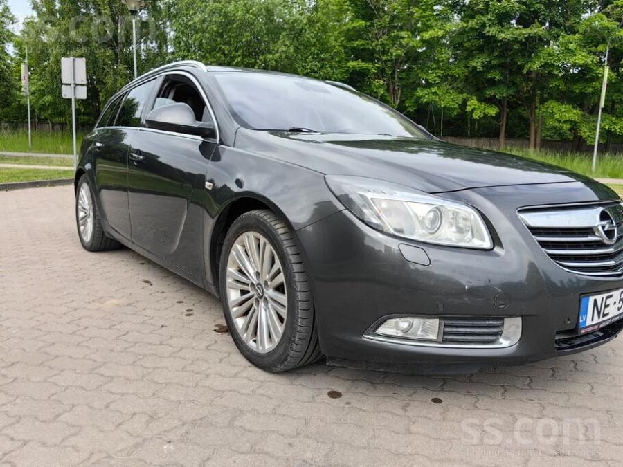 Pelēks Opel Insignia 2012 Preiļi, ar dzinēja tilpumu 2.00 L un nobraukumu 326 tūkst. km par 2450 €, foto 4 vietnē AUTOMOTO.COM.LV