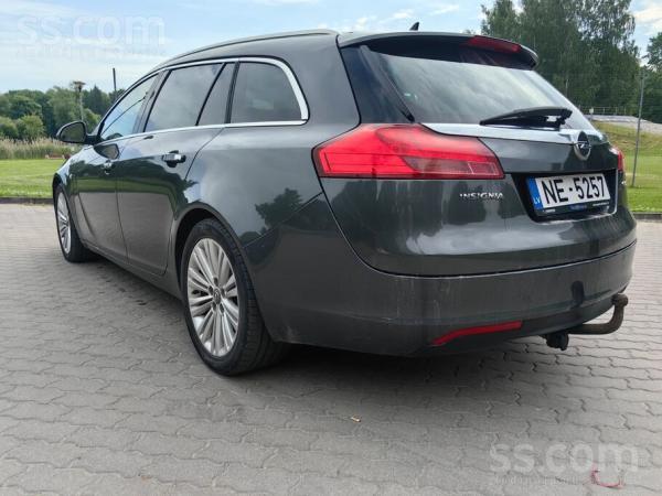 Pelēks Opel Insignia 2012 Preiļi, ar dzinēja tilpumu 2.00 L un nobraukumu 326 tūkst. km par 2450 €, foto 5 vietnē AUTOMOTO.COM.LV