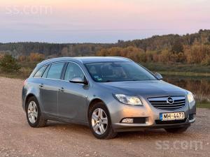 Grey Opel Insignia 2012 in Daugavpils, with an engine capacity of 2.00 L and mileage of 300 thousand km for 4450 €, photo  on AUTOMOTO.COM.LV
