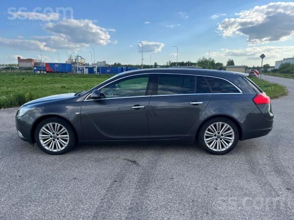 Grey Opel Insignia 2012 in Riga, with an engine capacity of 2.00 L and mileage of 401 thousand km for 3750 €, photo 6 on AUTOMOTO.COM.LV
