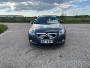 Grey Opel Insignia 2012 in Riga, with an engine capacity of 2.00 L and mileage of 401 thousand km for 3750 €, photo 4 on AUTOMOTO.COM.LV