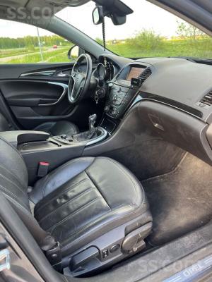 Grey Opel Insignia 2012 in Riga, with an engine capacity of 2.00 L and mileage of 401 thousand km for 3750 €, photo 12 on AUTOMOTO.COM.LV