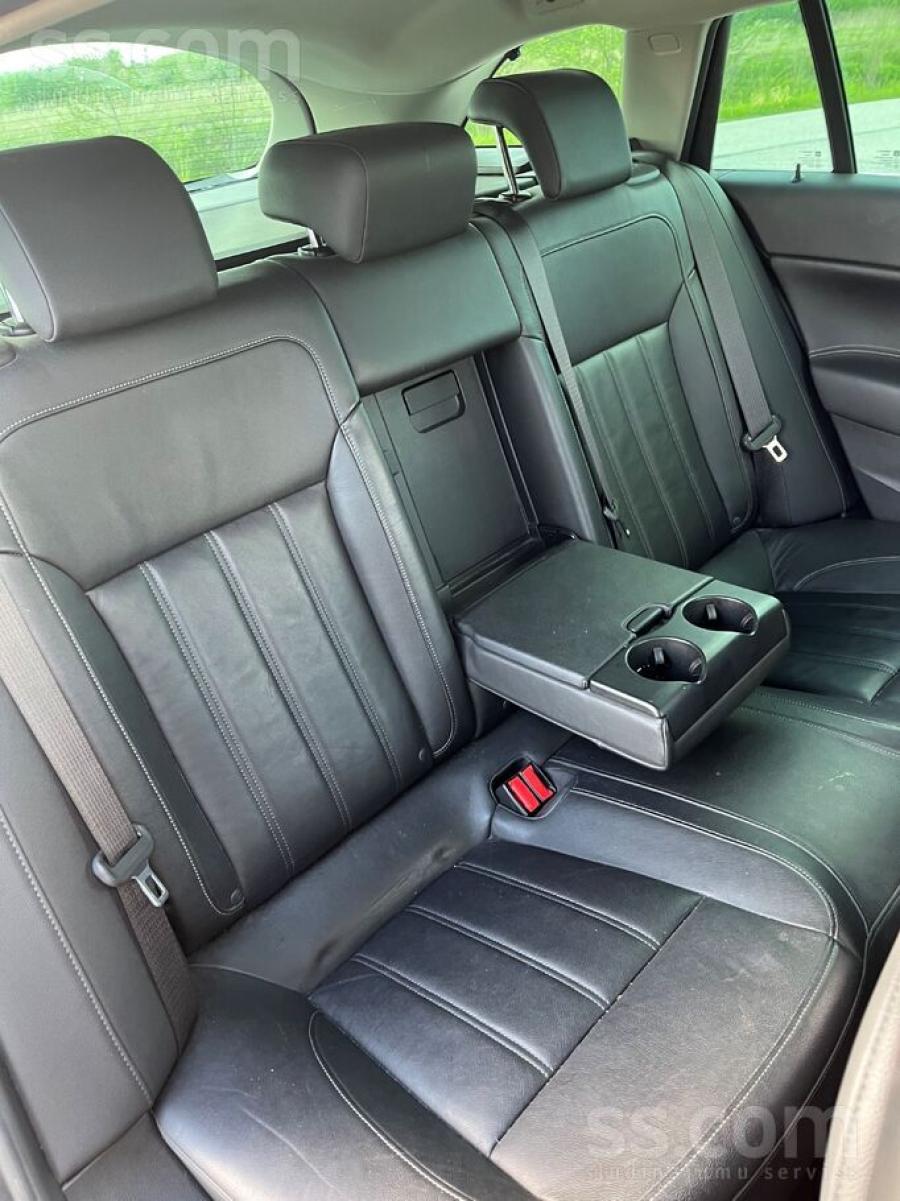 Grey Opel Insignia 2012 in Riga, with an engine capacity of 2.00 L and mileage of 401 thousand km for 3750 €, photo 15 on AUTOMOTO.COM.LV
