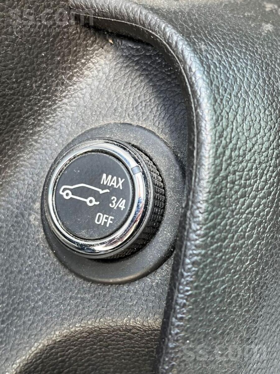 Grey Opel Insignia 2012 in Riga, with an engine capacity of 2.00 L and mileage of 401 thousand km for 3750 €, photo 16 on AUTOMOTO.COM.LV