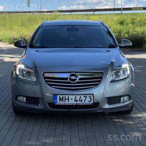 Grey Opel Insignia 2012 in Daugavpils, with an engine capacity of 2.00 L and mileage of 317 thousand km for 3950 €, photo 3 on AUTOMOTO.COM.LV