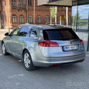 Grey Opel Insignia 2012 in Daugavpils, with an engine capacity of 2.00 L and mileage of 317 thousand km for 3950 €, photo 6 on AUTOMOTO.COM.LV