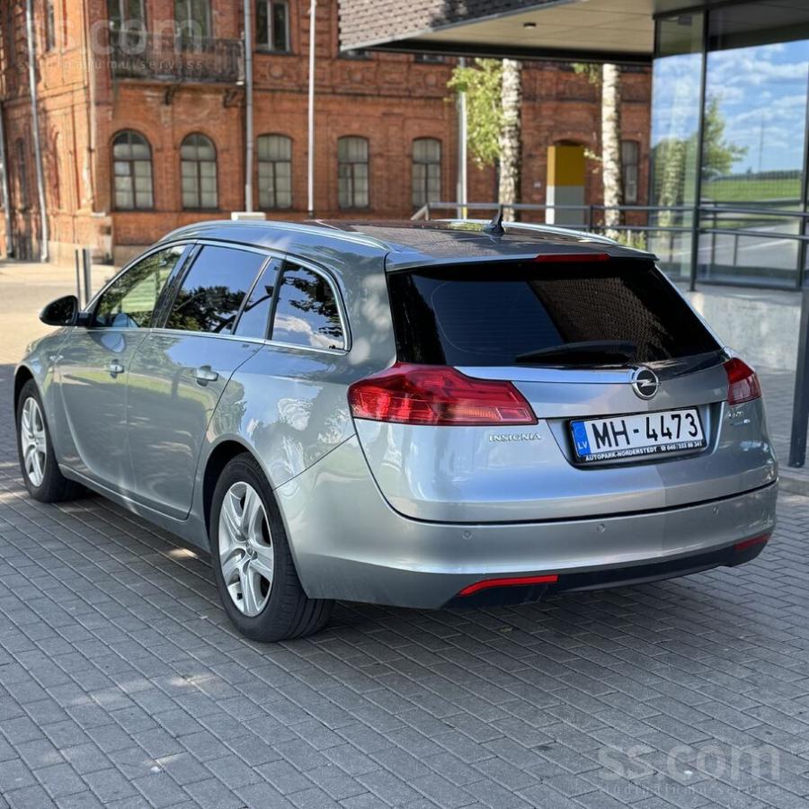 Grey Opel Insignia 2012 in Daugavpils, with an engine capacity of 2.00 L and mileage of 317 thousand km for 3950 €, photo 6 on AUTOMOTO.COM.LV