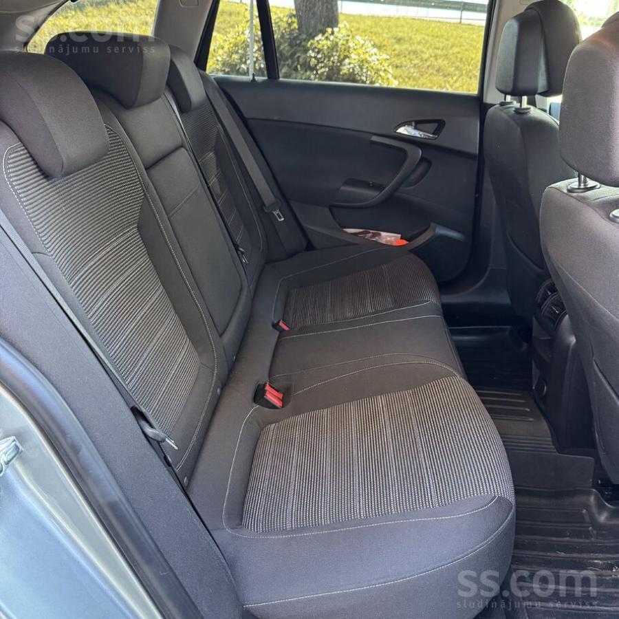 Grey Opel Insignia 2012 in Daugavpils, with an engine capacity of 2.00 L and mileage of 317 thousand km for 3950 €, photo 11 on AUTOMOTO.COM.LV