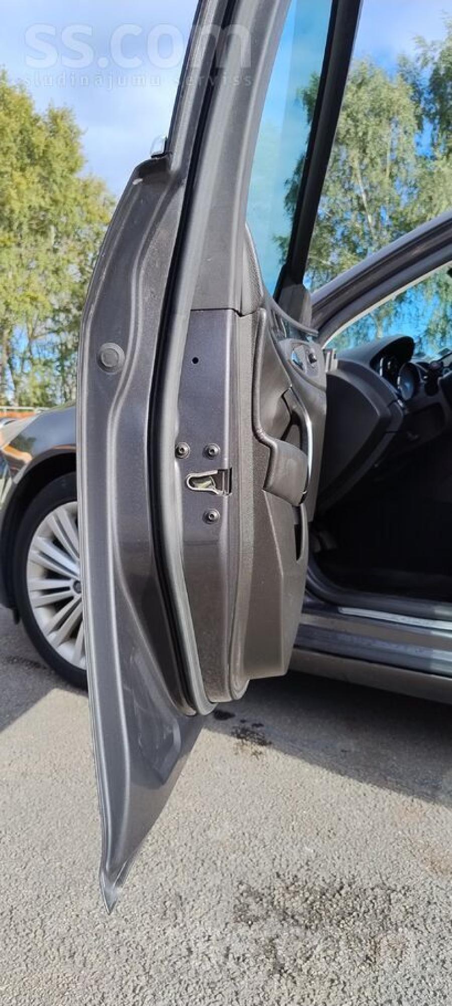 Pelēks Opel Insignia 2012 Rīga, ar dzinēja tilpumu 2.00 L un nobraukumu 263 tūkst. km par 4500 €, foto 10 vietnē AUTOMOTO.COM.LV