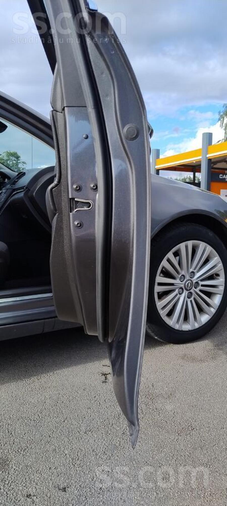 Pelēks Opel Insignia 2012 Rīga, ar dzinēja tilpumu 2.00 L un nobraukumu 263 tūkst. km par 4500 €, foto 18 vietnē AUTOMOTO.COM.LV
