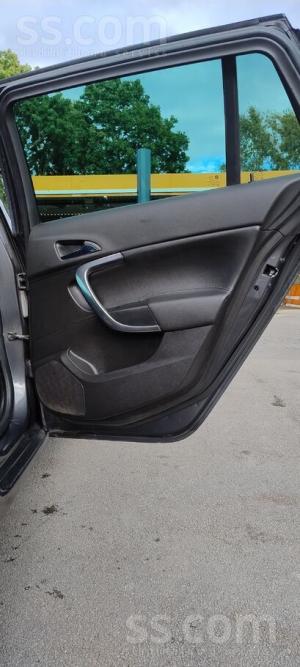 Pelēks Opel Insignia 2012 Rīga, ar dzinēja tilpumu 2.00 L un nobraukumu 263 tūkst. km par 4500 €, foto 20 vietnē AUTOMOTO.COM.LV
