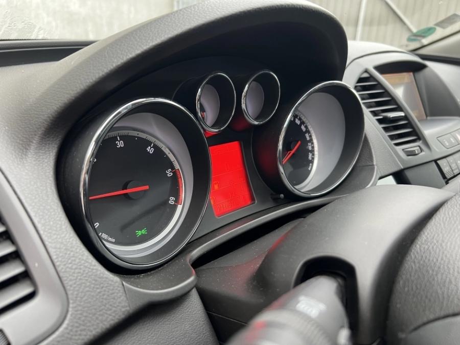 Pelēks Opel Insignia 2012 Rīga, ar dzinēja tilpumu 2.00 L un nobraukumu 241 tūkst. km par 4150 €, foto 5 vietnē AUTOMOTO.COM.LV
