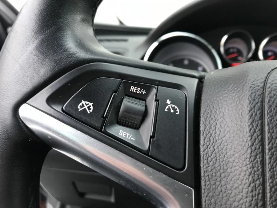 Pelēks Opel Insignia 2012 Rīga, ar dzinēja tilpumu 2.00 L un nobraukumu 241 tūkst. km par 4150 €, foto 60 vietnē AUTOMOTO.COM.LV