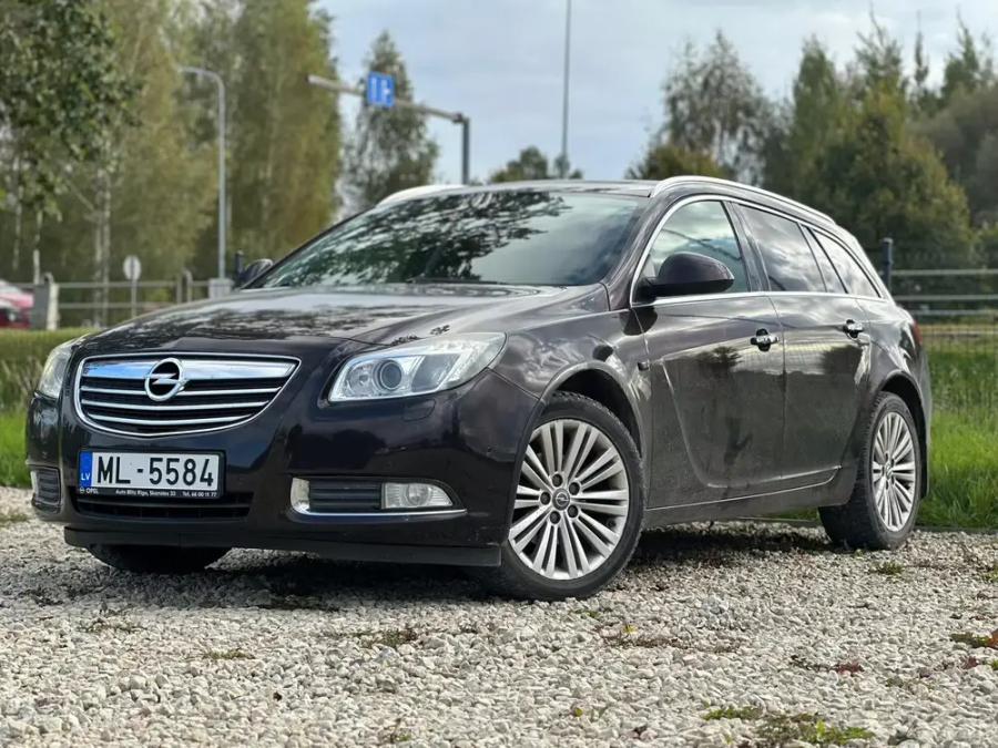 Grey Opel Insignia 2012 in Jelgava, with an engine capacity of 2.00 L and mileage of 328 thousand km for 3200 €, photo 1 on AUTOMOTO.COM.LV