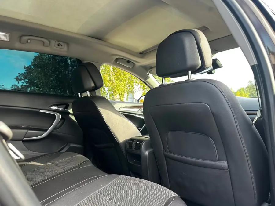 Grey Opel Insignia 2012 in Jelgava, with an engine capacity of 2.00 L and mileage of 328 thousand km for 3200 €, photo 9 on AUTOMOTO.COM.LV