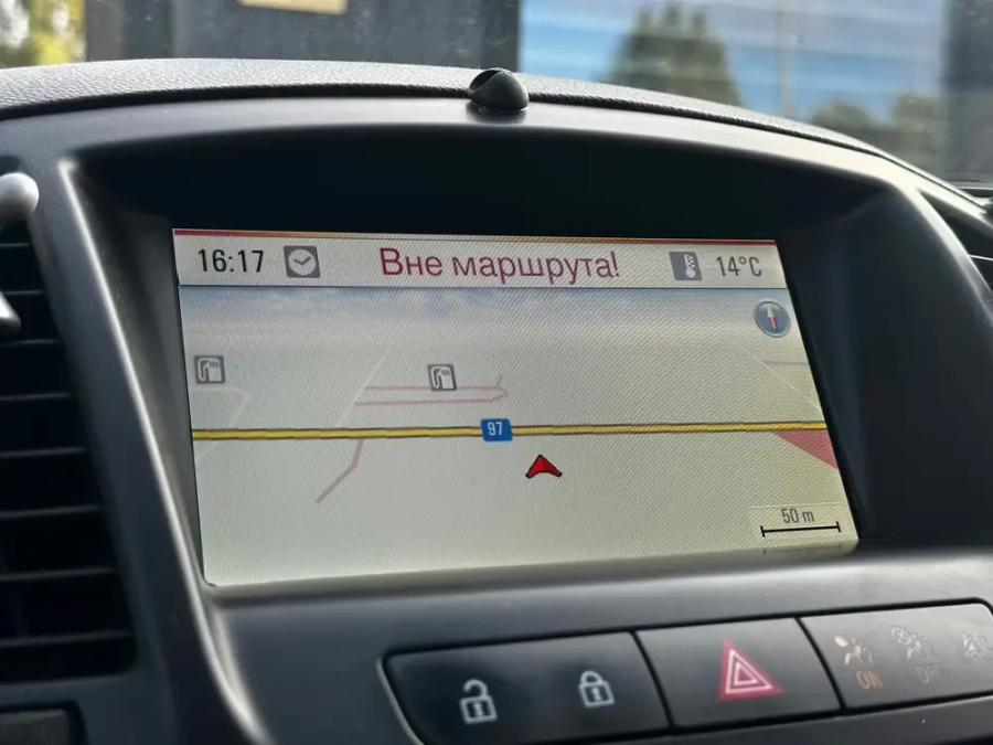 Grey Opel Insignia 2012 in Jelgava, with an engine capacity of 2.00 L and mileage of 328 thousand km for 3200 €, photo 13 on AUTOMOTO.COM.LV