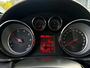 Grey Opel Insignia 2012 in Jelgava, with an engine capacity of 2.00 L and mileage of 328 thousand km for 3200 €, photo 14 on AUTOMOTO.COM.LV