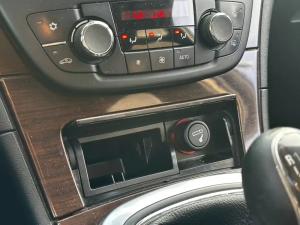 Grey Opel Insignia 2012 in Jelgava, with an engine capacity of 2.00 L and mileage of 328 thousand km for 3200 €, photo 16 on AUTOMOTO.COM.LV