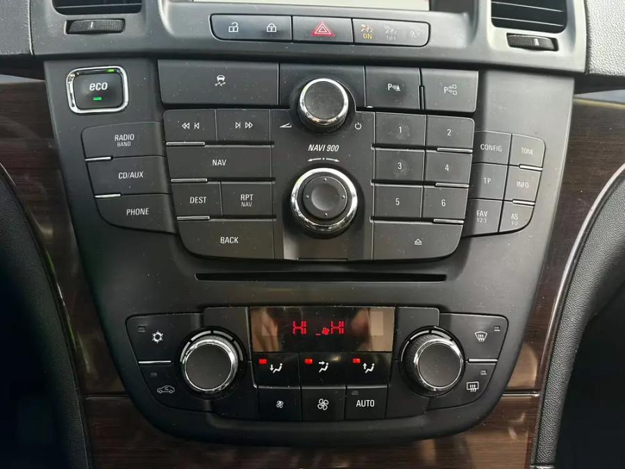 Grey Opel Insignia 2012 in Jelgava, with an engine capacity of 2.00 L and mileage of 328 thousand km for 3200 €, photo 17 on AUTOMOTO.COM.LV