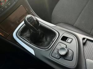 Grey Opel Insignia 2012 in Jelgava, with an engine capacity of 2.00 L and mileage of 328 thousand km for 3200 €, photo 18 on AUTOMOTO.COM.LV