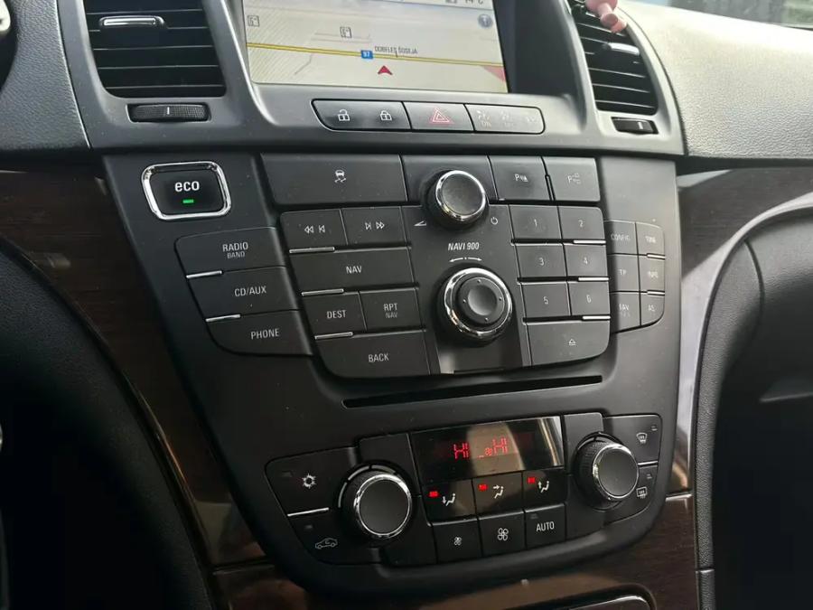 Grey Opel Insignia 2012 in Jelgava, with an engine capacity of 2.00 L and mileage of 328 thousand km for 3200 €, photo 20 on AUTOMOTO.COM.LV