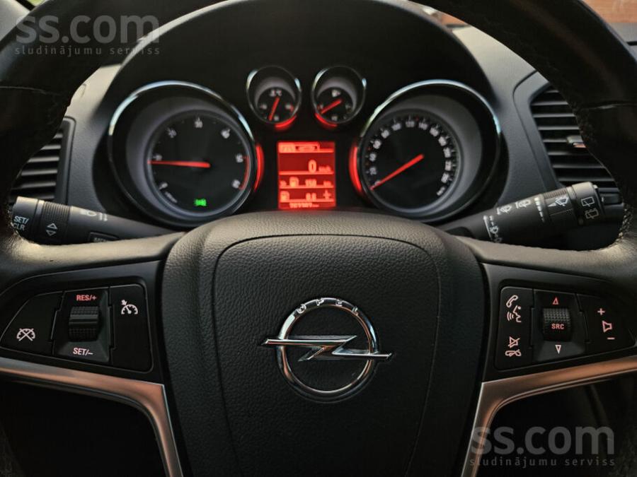 Pelēks Opel Insignia 2012 Rīga, ar dzinēja tilpumu 2.00 L un nobraukumu 276 tūkst. km par 4600 €, foto 24 vietnē AUTOMOTO.COM.LV