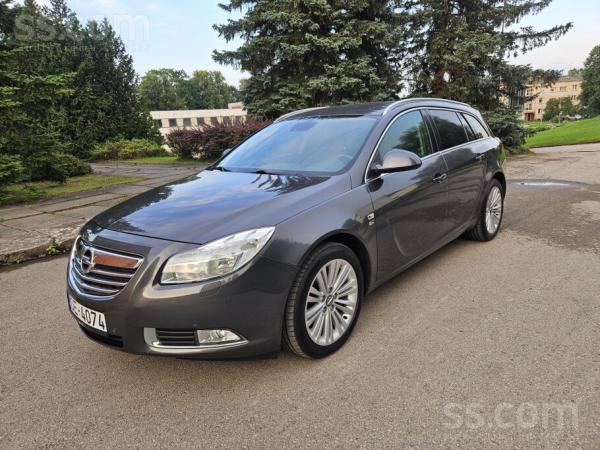 Grey Opel Insignia 2012 in Riga, with an engine capacity of 2.00 L and mileage of 276 thousand km for 4600 €, photo 1 on AUTOMOTO.COM.LV