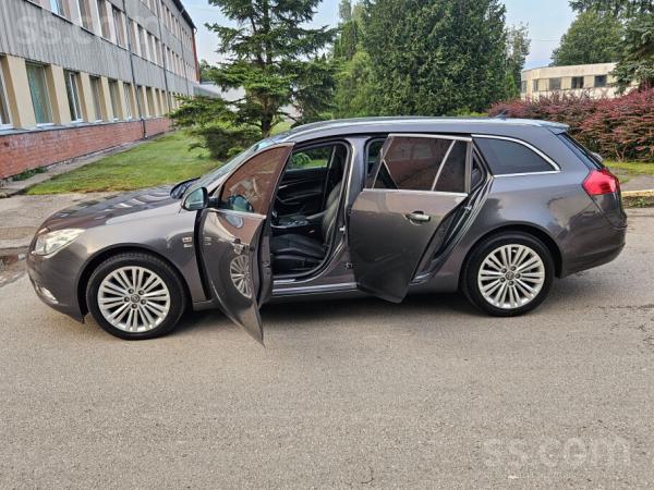 Grey Opel Insignia 2012 in Riga, with an engine capacity of 2.00 L and mileage of 276 thousand km for 4600 €, photo 9 on AUTOMOTO.COM.LV