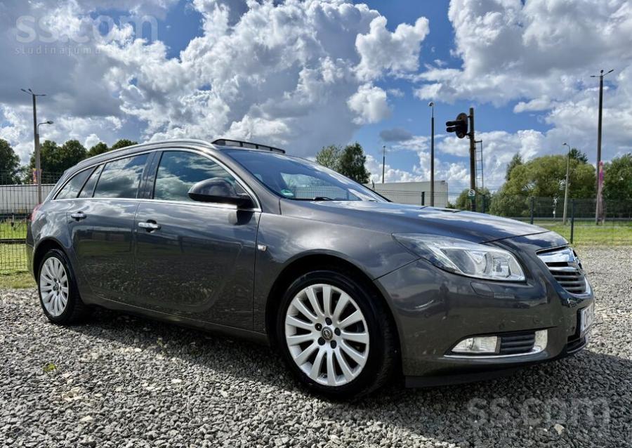 Grey Opel Insignia 2012 in Riga, with an engine capacity of 2.00 L and mileage of 214 thousand km for 2750 €, photo 5 on AUTOMOTO.COM.LV