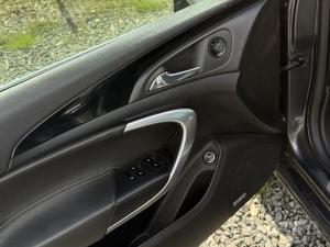 Grey Opel Insignia 2012 in Riga, with an engine capacity of 2.00 L and mileage of 214 thousand km for 2750 €, photo 12 on AUTOMOTO.COM.LV